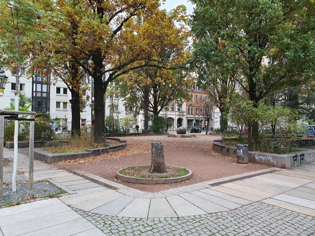 Oyun alanı Martin-Luther-Platz, Dresden, foto