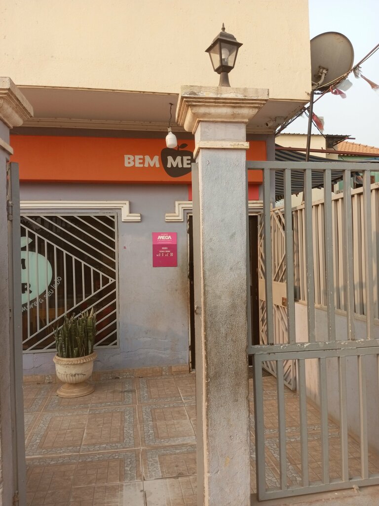 Market Bem Me Quer, Loanda, foto