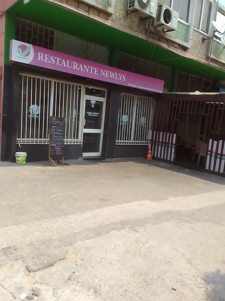 Restoran Newlys Restaurant, Loanda, foto