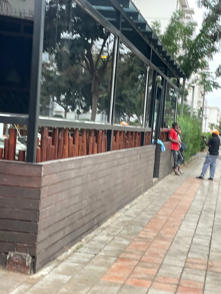 Restoran Kizala Bar Lounge, Loanda, foto