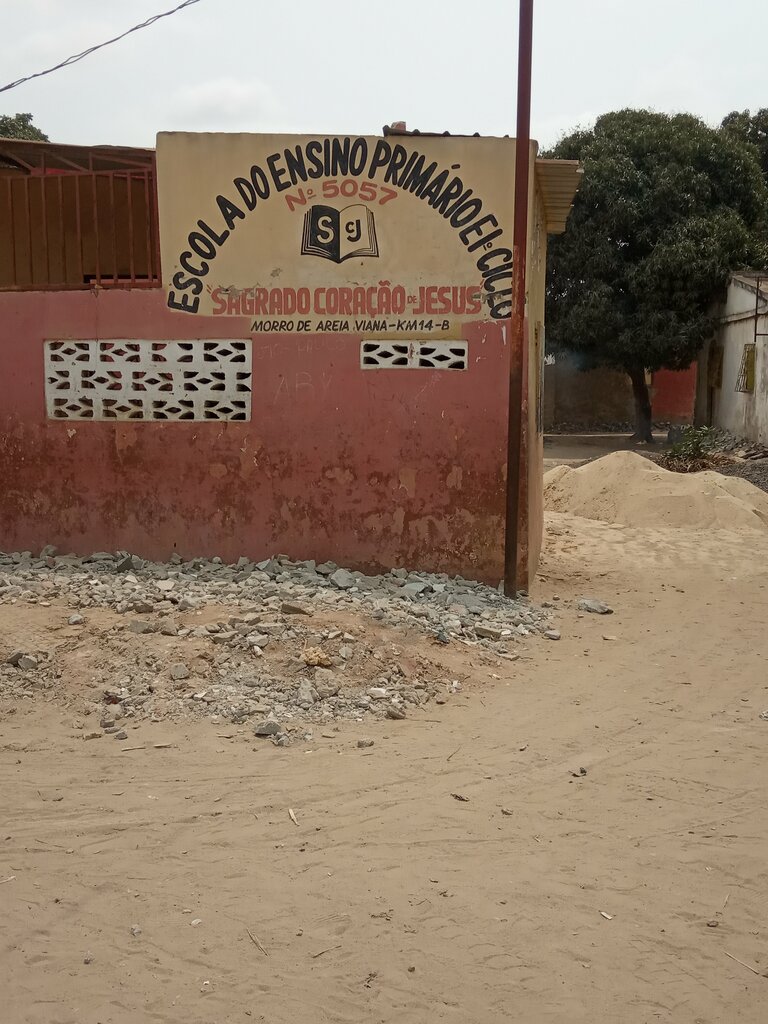 Dini kurslar Escola Católica Sagrado Coração de Jesus, Loanda, foto
