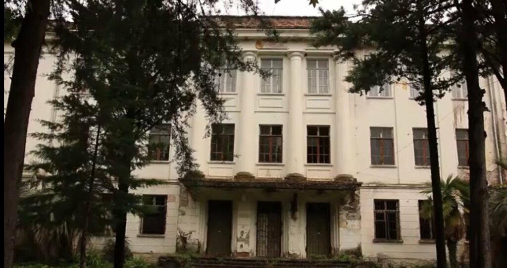 Ortaokul School, Suhum, foto