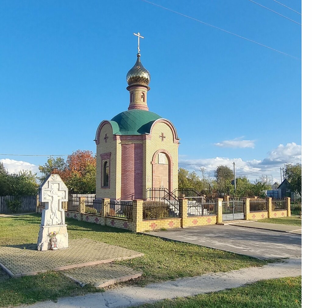 Şapel, haç anıtı Часовня Петра и Павла, Vladimirskaya oblastı, foto