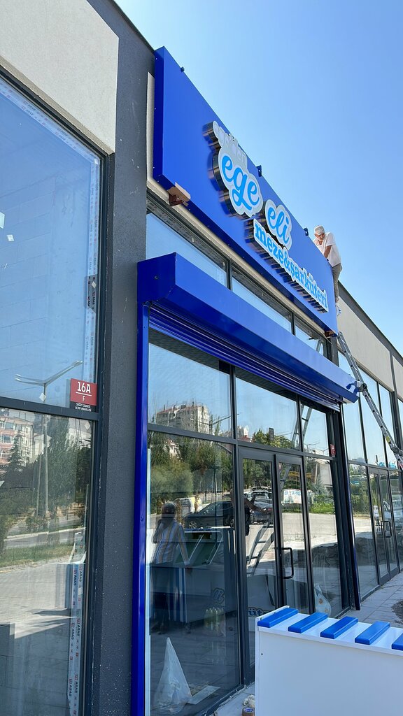 Kasap, şarküteri Ege Eli Meze & Şarküteri, Ankara, foto