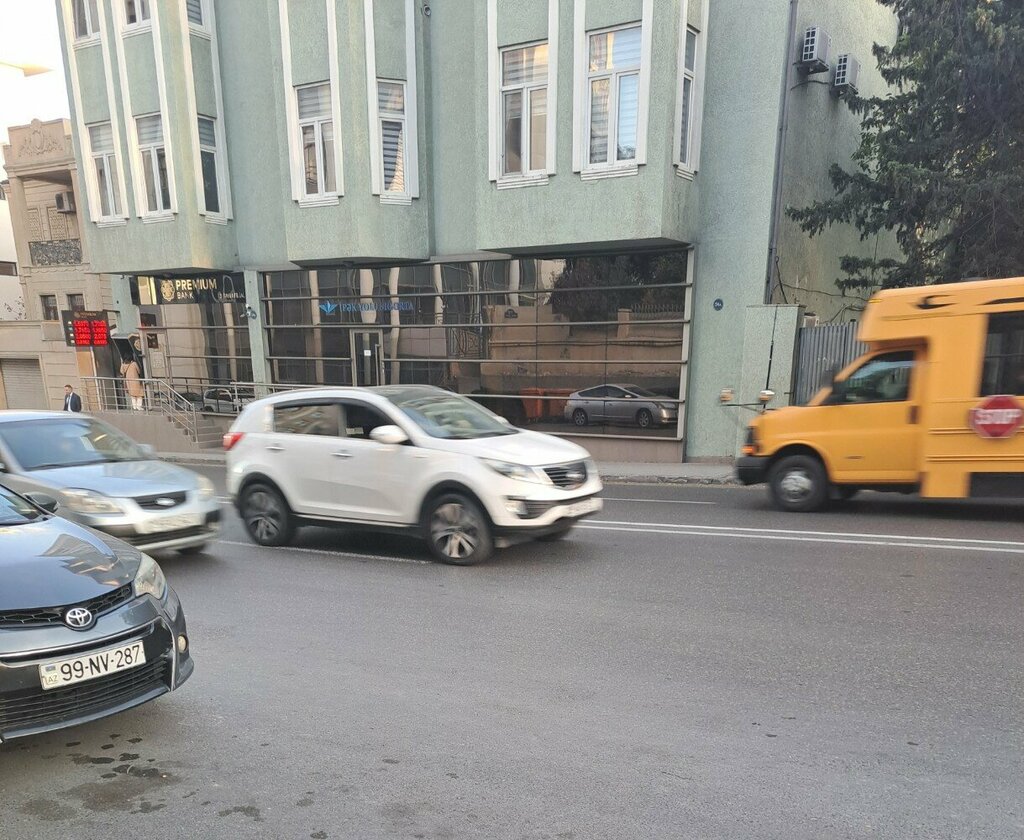 Banka Premium Bank, Bakü, foto