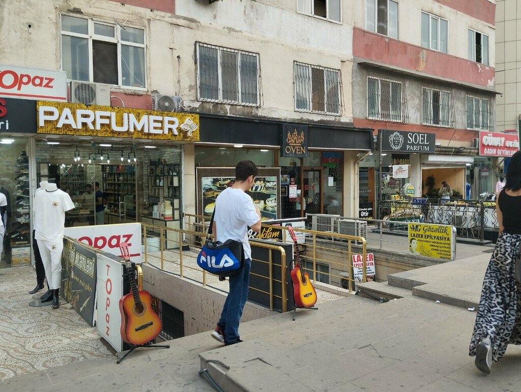 Şans oyunu bayileri Topaz, Bakü, foto