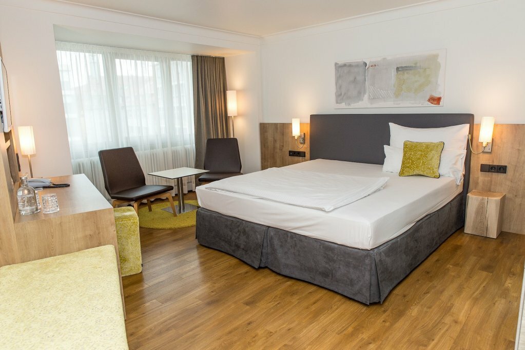 Otel Hotel Goldenes Rad, Ulm, foto