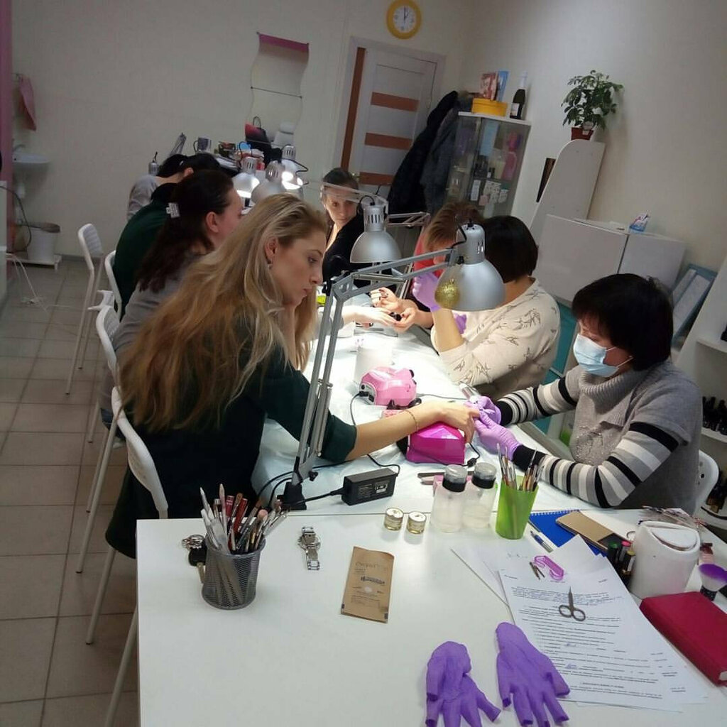 Kuaför meslek eğitimi Gettonailschool, Moskova ve Moskovskaya oblastı, foto