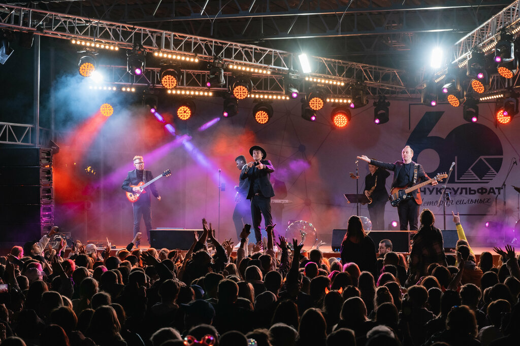 Müzik ve dans grupları Aivazovskiy Orchestra, Novosibirsk, foto