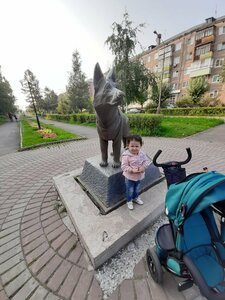 Верный друг (Irkutsk Region, Bratsk, Kirova Street), park, sokak heykeli  Bratsk'tan