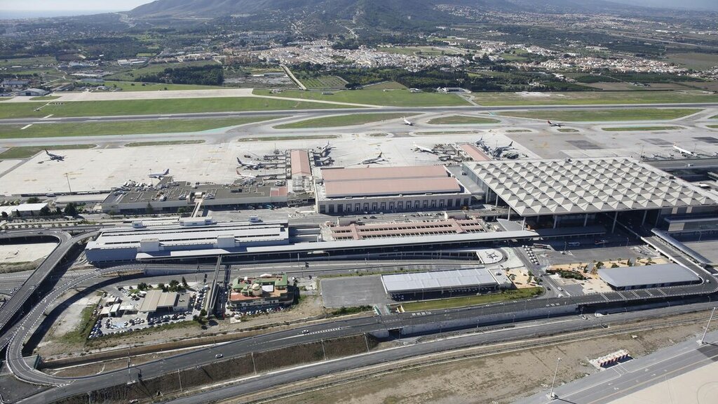 Tren istasyonu Málaga Aeropuerto, Endülüs, foto
