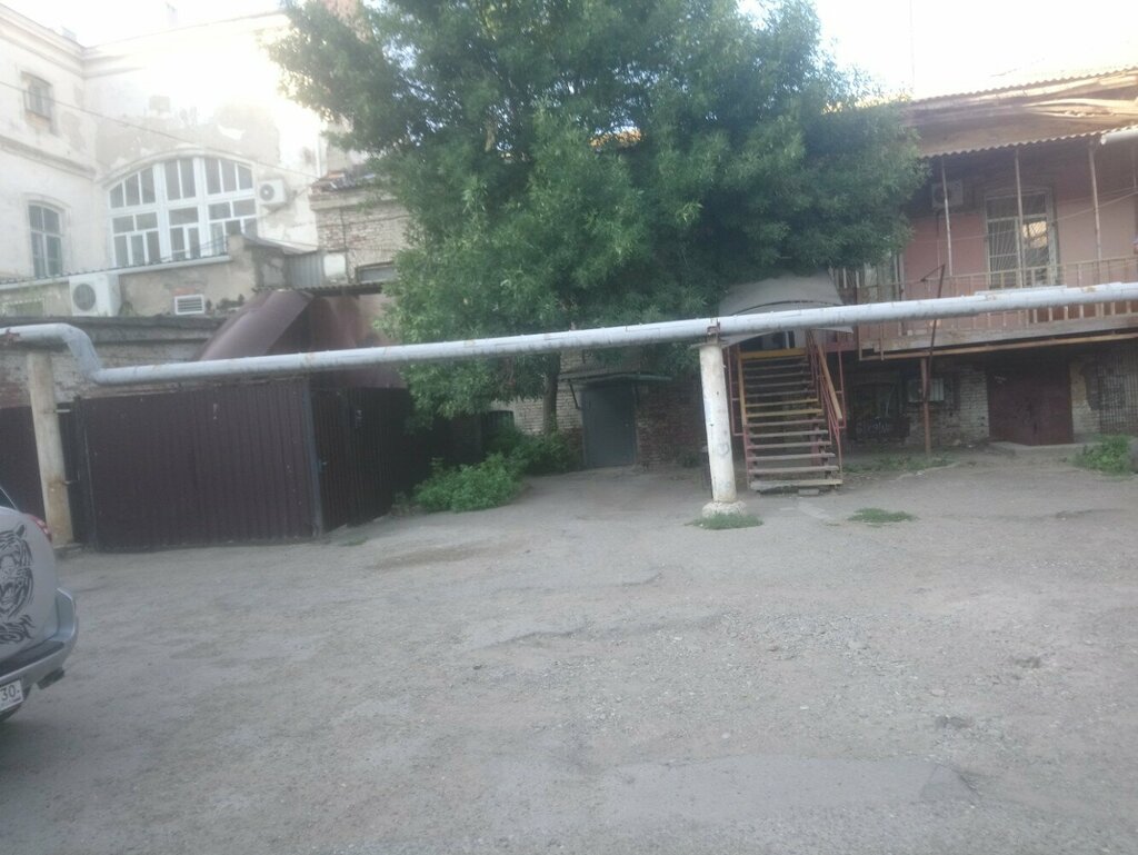 Aşılama noktası Пункт вакцинации в ГБУЗ АО городская поликлиника № 8, Astrahan, foto