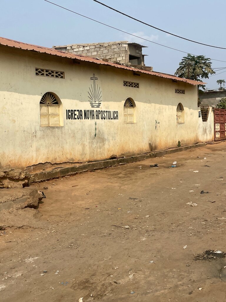 Protestan kilisesi Igreja Nova Apostólica, Loanda, foto