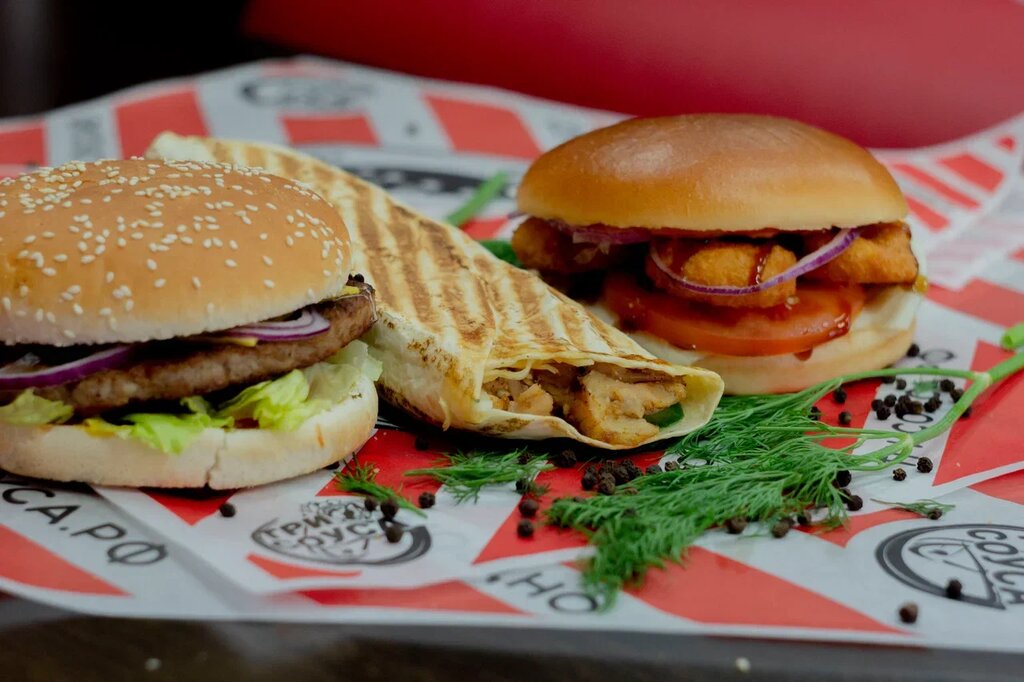 Fast food Tri Sousa, Vologda, foto