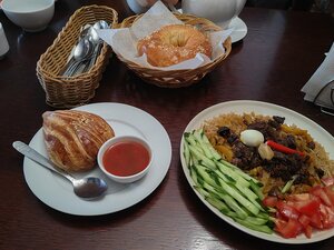 Чайхана Салам (ulitsa Uritskogo No:16А), kafe  Gatchina'dan