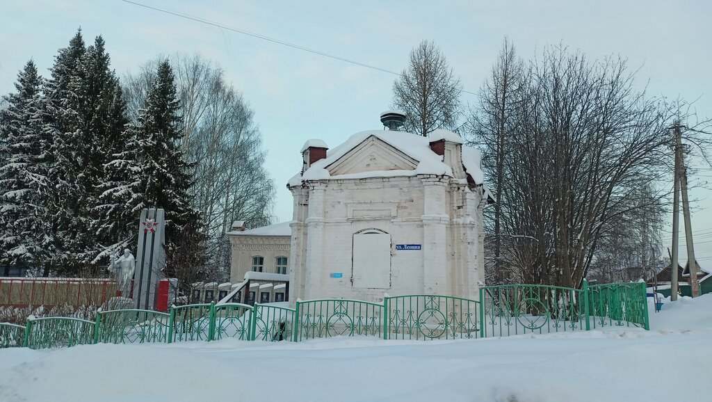 Şapel, haç anıtı Часовня Александра Невского, Permski krayı, foto