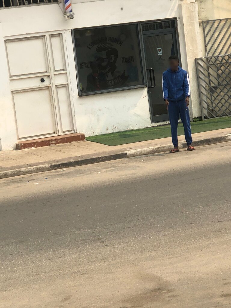 Kuaförler Espelho D'Homem Barbearia, Loanda, foto