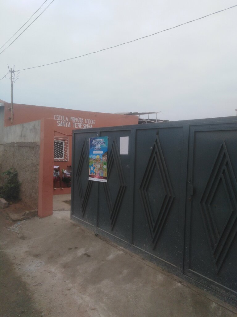 Ortaokul Escola primária, N°1006 Santa Teresinha, Loanda, foto