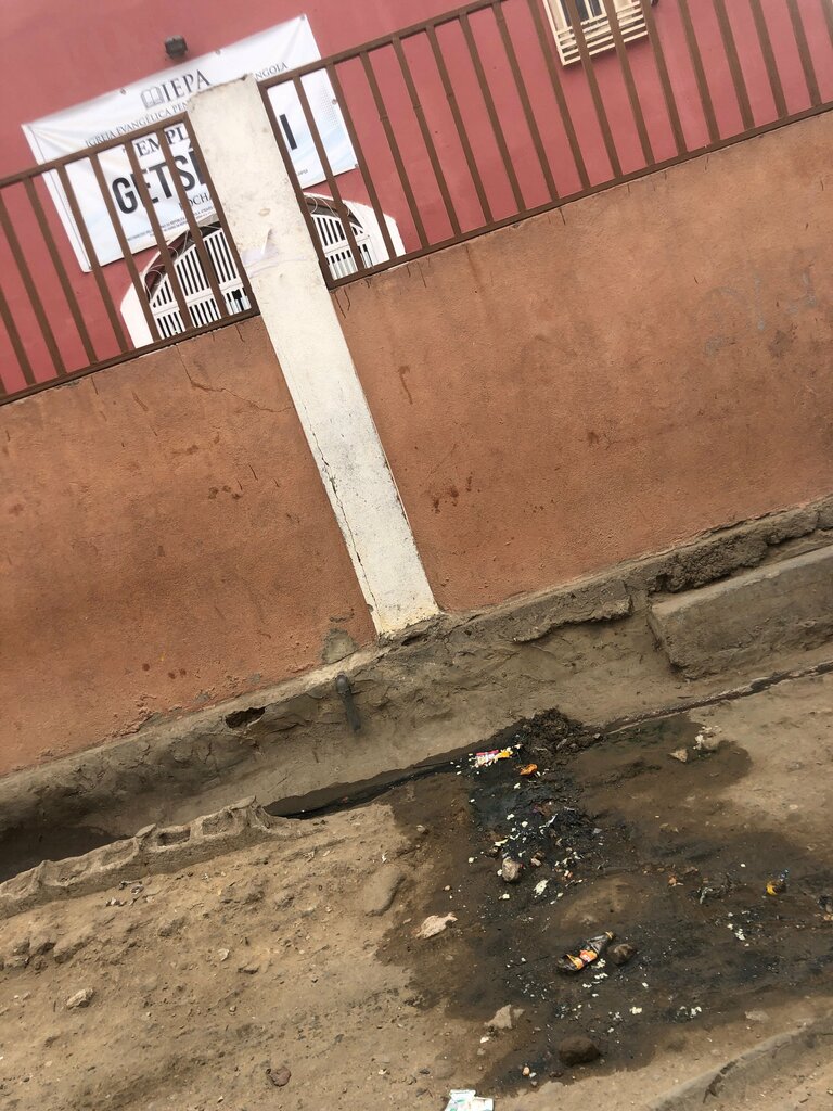 Protestan kilisesi Igreja Evangélica Pentecostal em Angola, Loanda, foto