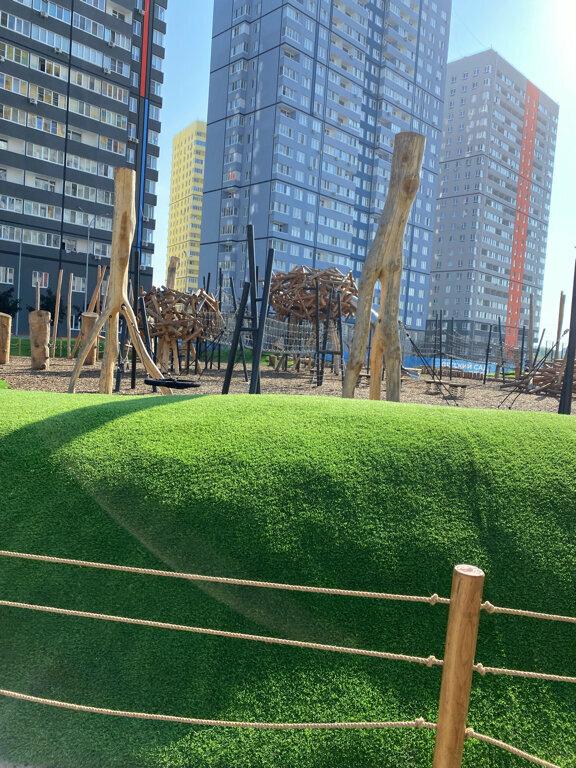 Oyun alanı Детская игровая площадка Пауки, Ulyanovsk, foto