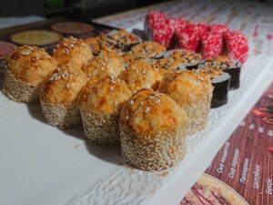 Sushi Wok (Isa Akhunbayev Street No:100, Bishkek), suşi restoranı  Bişkek'ten
