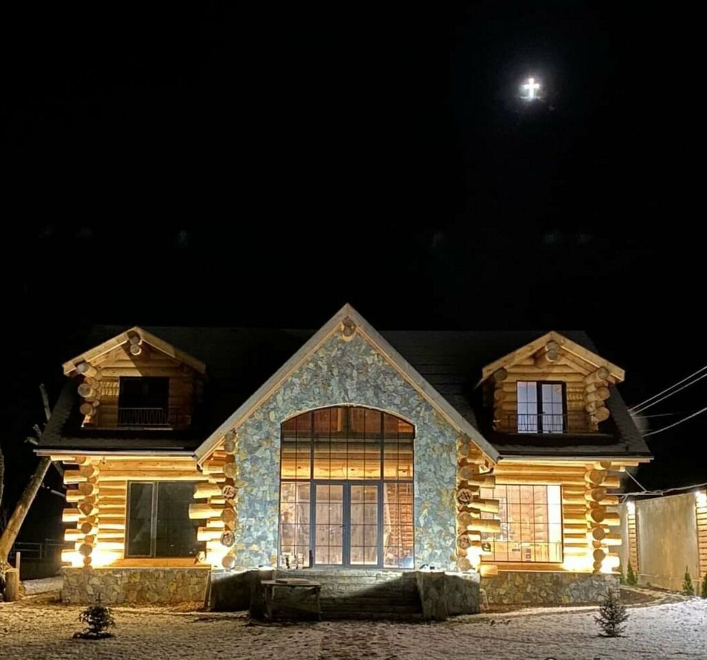 Otel Berloga Log House, Tavuş, foto