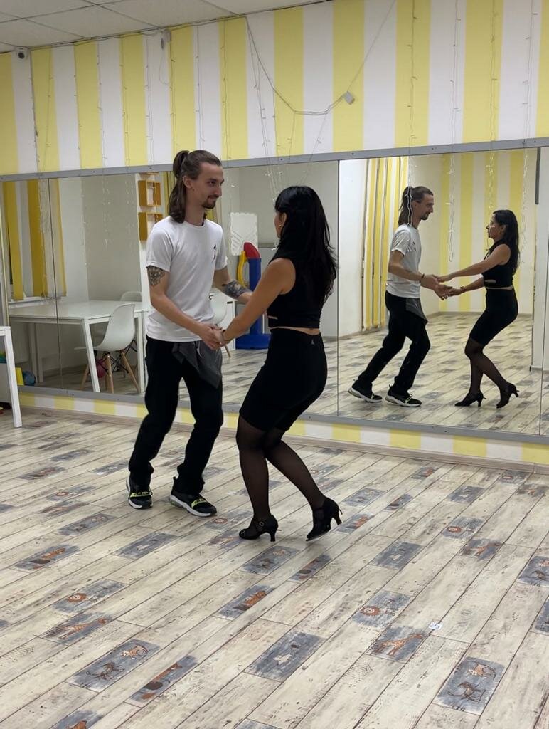 Dans okulları Akademiya Dvizheniya, Ufa, foto