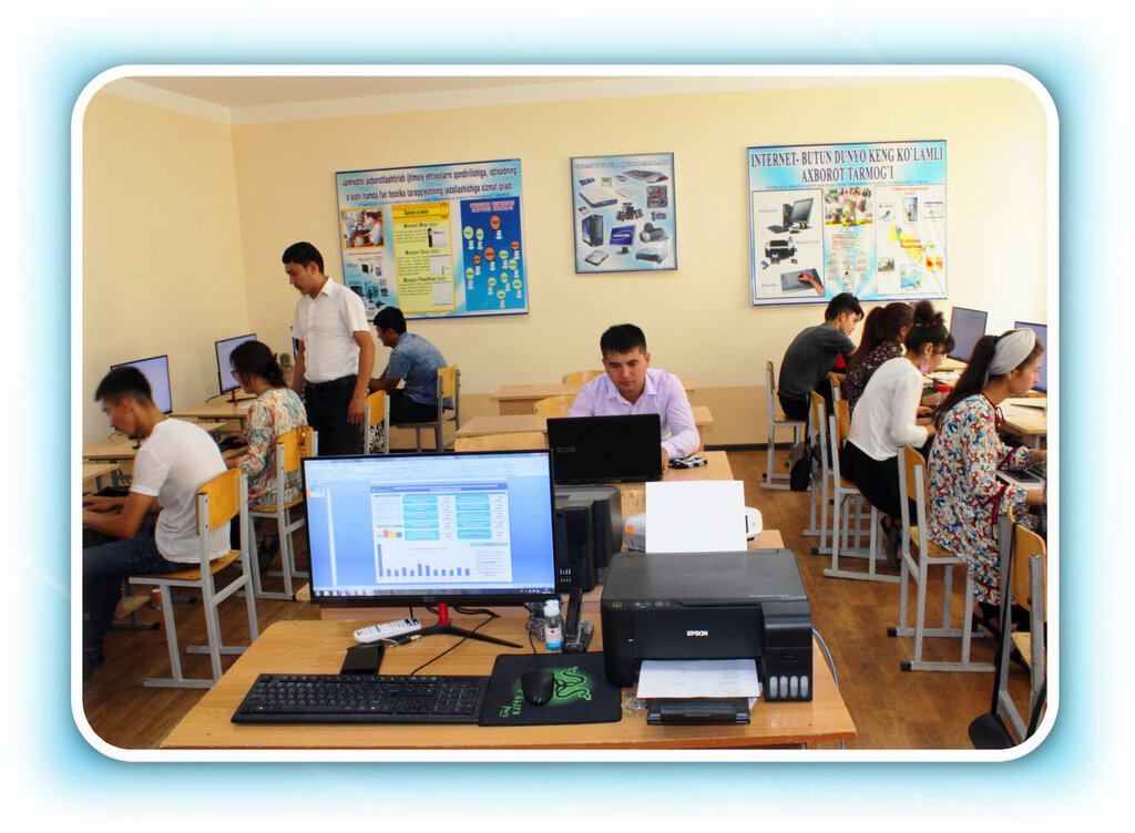 Meslek yüksekokulu Turakurgan Professional Training Center, Nemengan eyaleti, foto