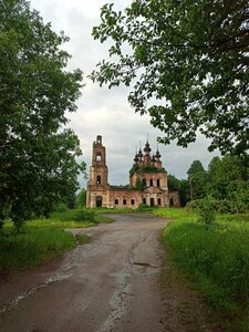 Tserkov Vozneseniya Gospodnya V Uglevo (Kostroma Region, Galichskiy rayon, Dmitriyevskoye selskoye poseleniye, selo Uglevo, Tsvetochnaya ulitsa), ortodoks kiliseleri  Kostromskaya oblastından
