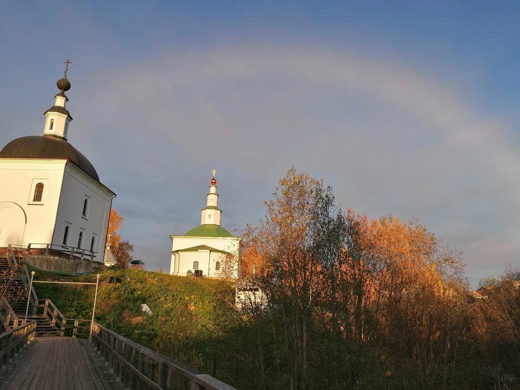 Ortodoks kiliseleri Tserkov Stefana, yepiskopa Velikopermskogo, V Mikhaylo-Arkhangelskom Ust-Vymskom monastyre, Komi, foto