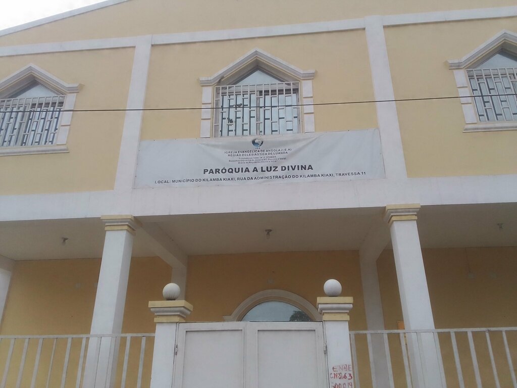 Protestan kilisesi IEA Paroquia a Luz Divina, Loanda, foto