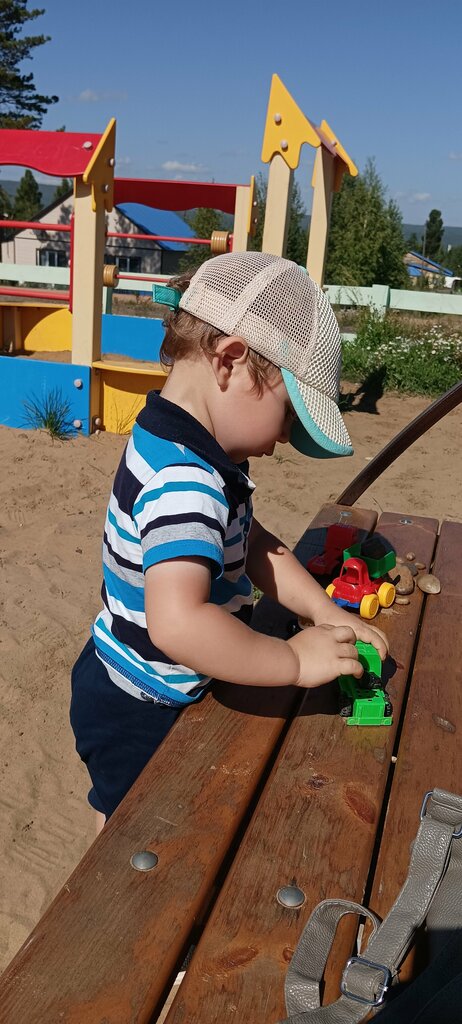 Oyun alanı Playground, Krasnoyarski krayı, foto