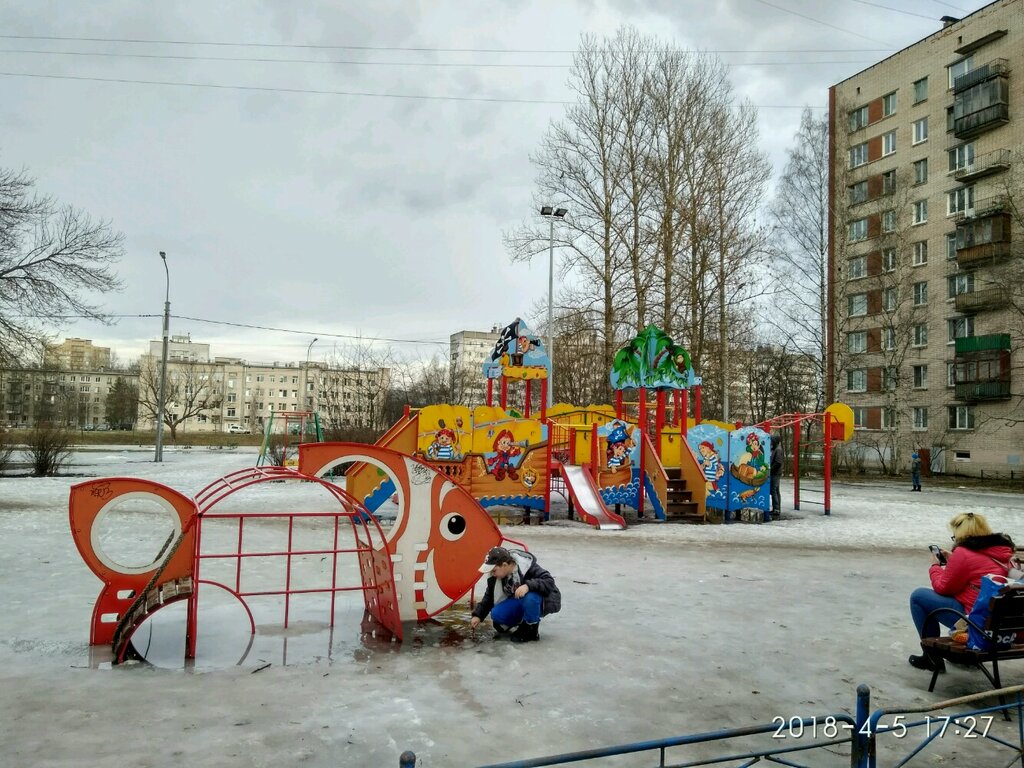Oyun alanı Playground, Saint‑Petersburg, foto