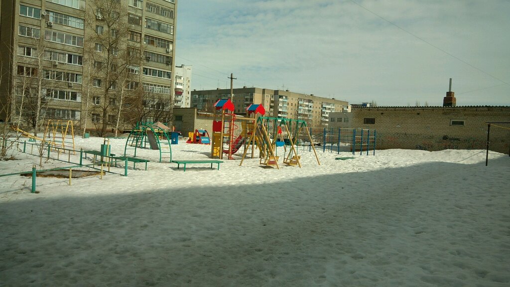 Oyun alanı Playground, Saratov, foto