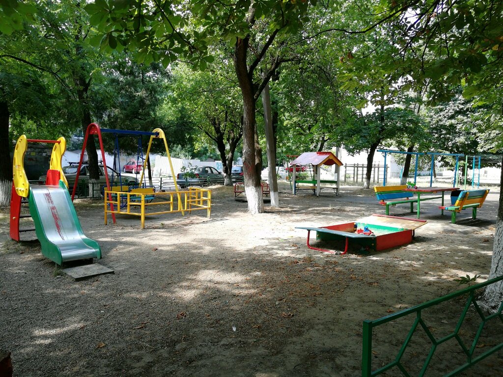 Oyun alanı Playground, Krasnodar, foto