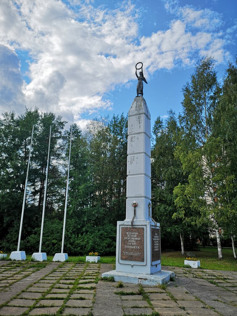 Anıt, heykel Монумент Славы, Sosnoviy Bor, foto