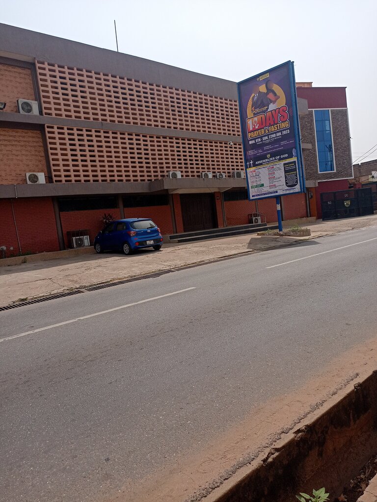 Protestan kilisesi Assemblies Of God Church, North Kaneshie, Akra, foto