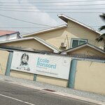 Ecole Ronsard Bilingual School (Djanie Ashie Road No:29), ortaokul  Akra'dan