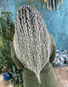 Batonova Dreadlocks (Profsoyuzov Street No:49), kuaförler  Surgut'tan