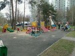 Playground (Malygina Street No:18к1, Moscow), oyun alanı  Moskova'dan