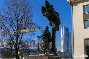 J. Drazdovič (Maksima Bagdanovicha Street No:1), anıt, heykel  Minsk'ten