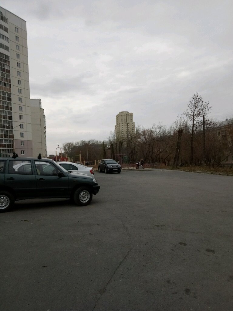 Otoparklar Parking lot, Yekaterinburg, foto