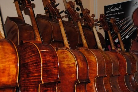 Enstrüman mağazaları Laubach Stringed Instruments, Bavyera, foto