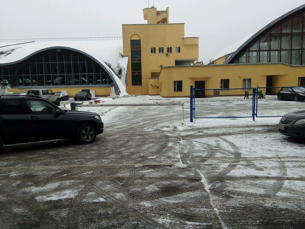 Otoparklar Parking lot, Minsk, foto