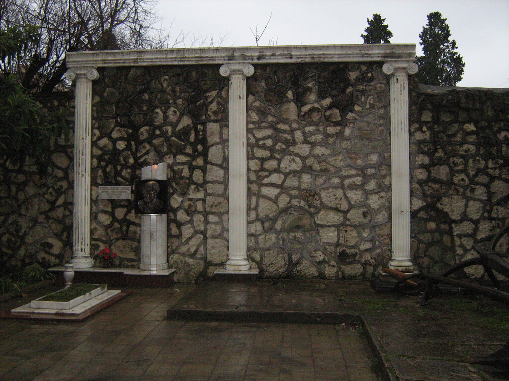 Park, sokak heykeli Памятник Ю.Н. Воронову, Suhum, foto