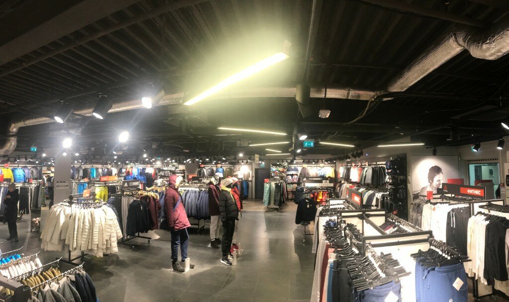 Spor giyim ve ayakkabı Adidas & Reebok Outlet, Tambov, foto