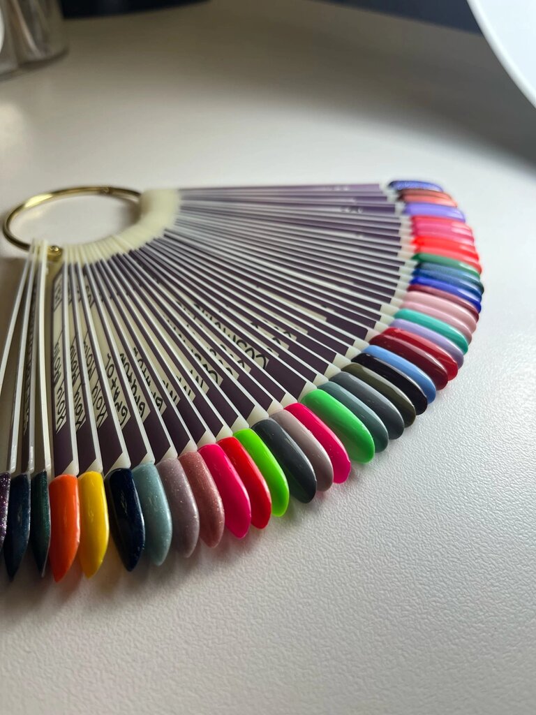 Manikür-pedikür Милый, я на маникюре, Mojaysk, foto