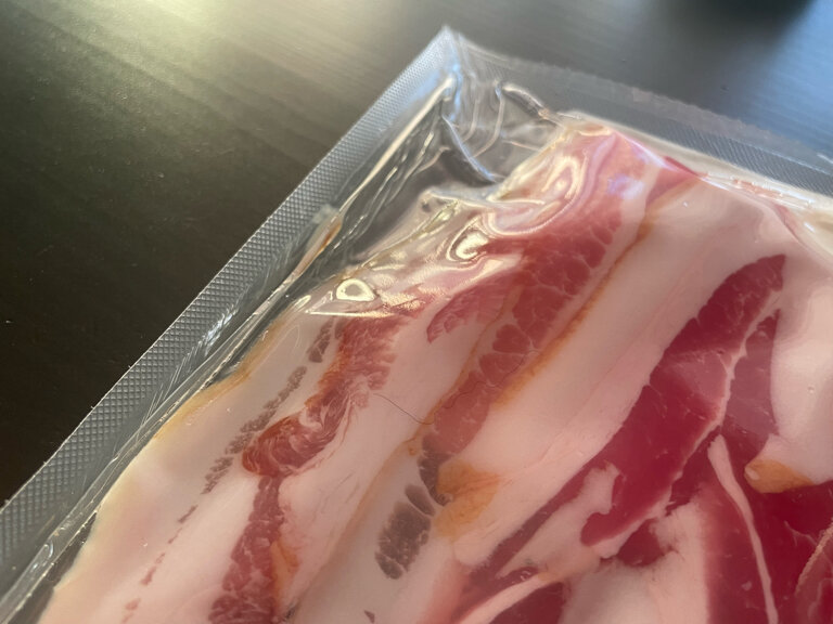 Gıda üreticileri Golubevsky myasopererabatyvayushchy kombinat, Kaliningradskaya oblastı, foto