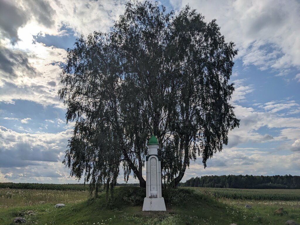 Şapel, haç anıtı Часовня-памятник убитым на поле брани, Brianskaya oblastı, foto