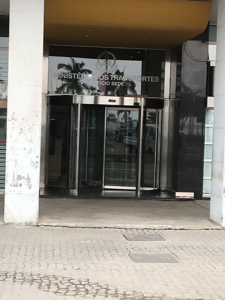 Devlet kurumları ve bakanlıklar Ministerio dos Transportes, Loanda, foto